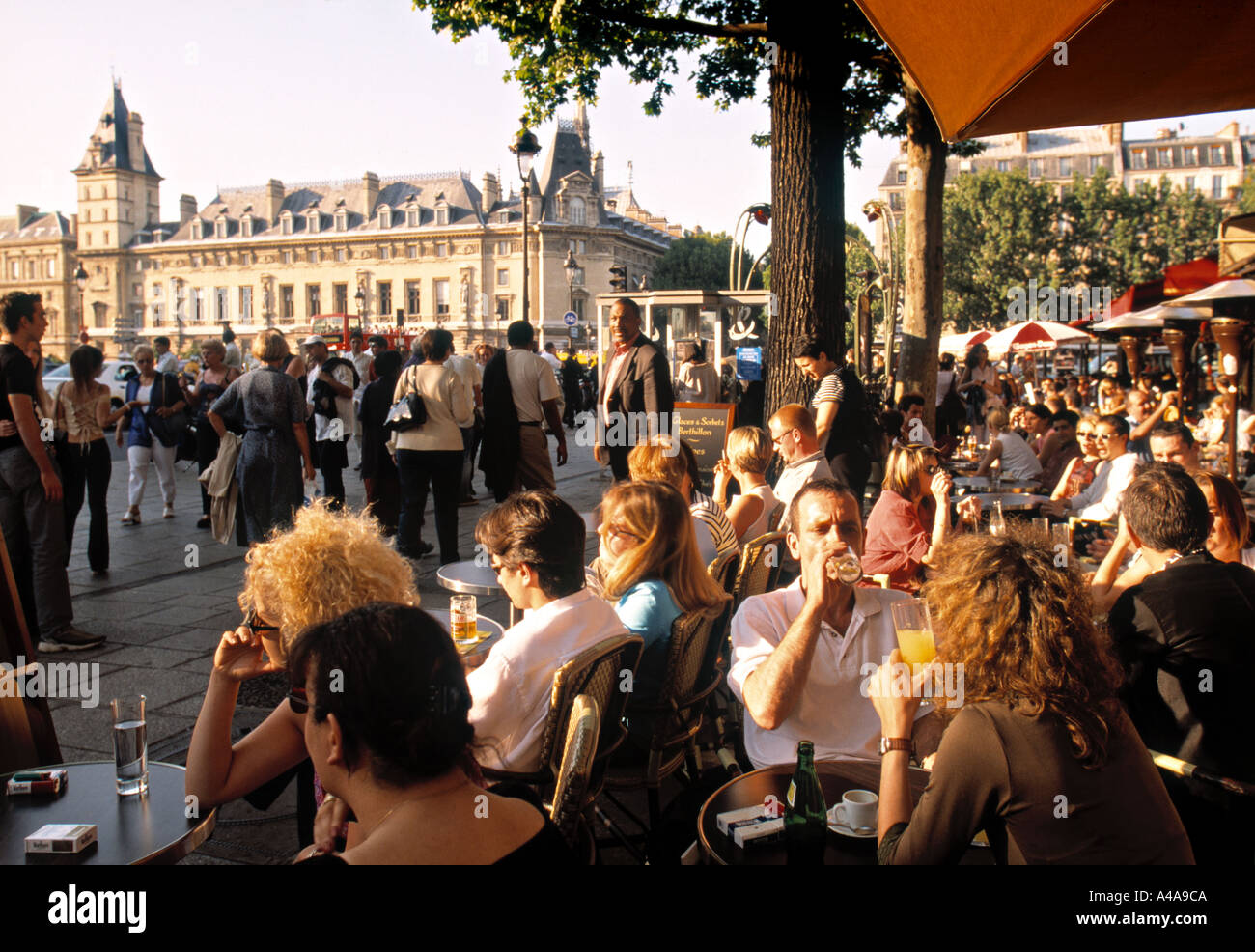 Paris st michel hi-res stock photography and images - Alamy