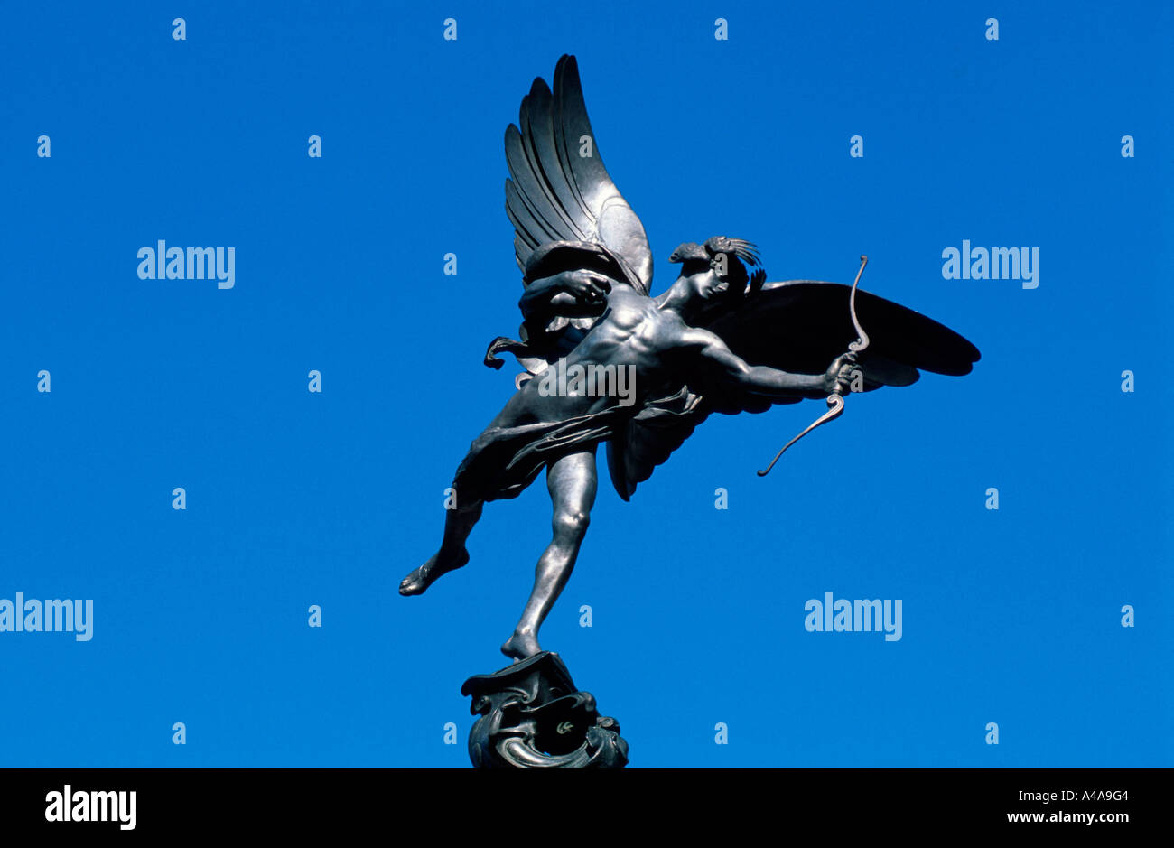 Angel sculpture / London Stock Photo - Alamy