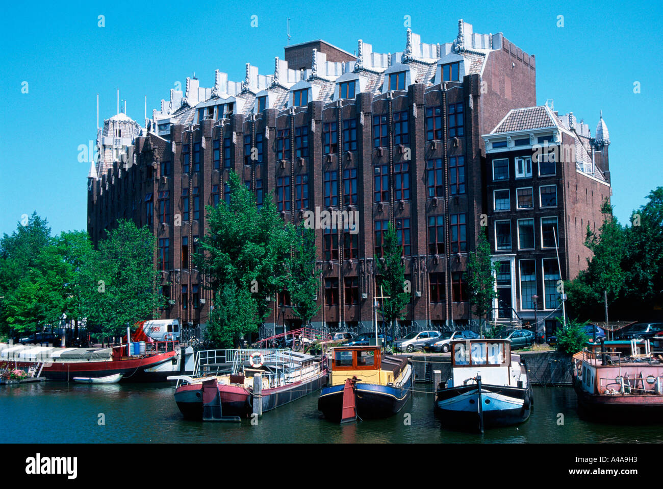 Shipping house amsterdam hi-res stock photography and images - Alamy