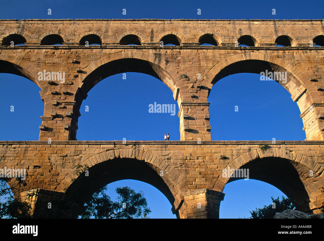 Provence france pont du gard hi-res stock photography and images - Alamy