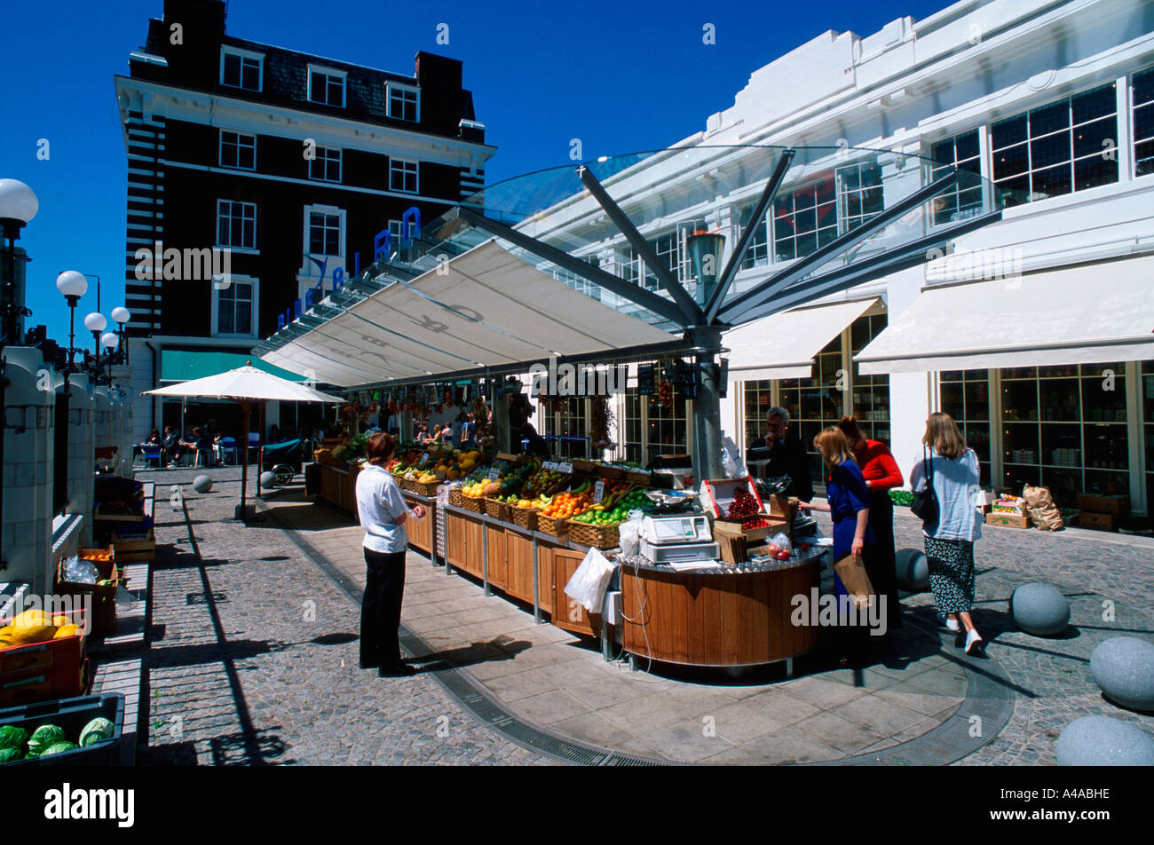 Sales stand / London Stock Photo - Alamy