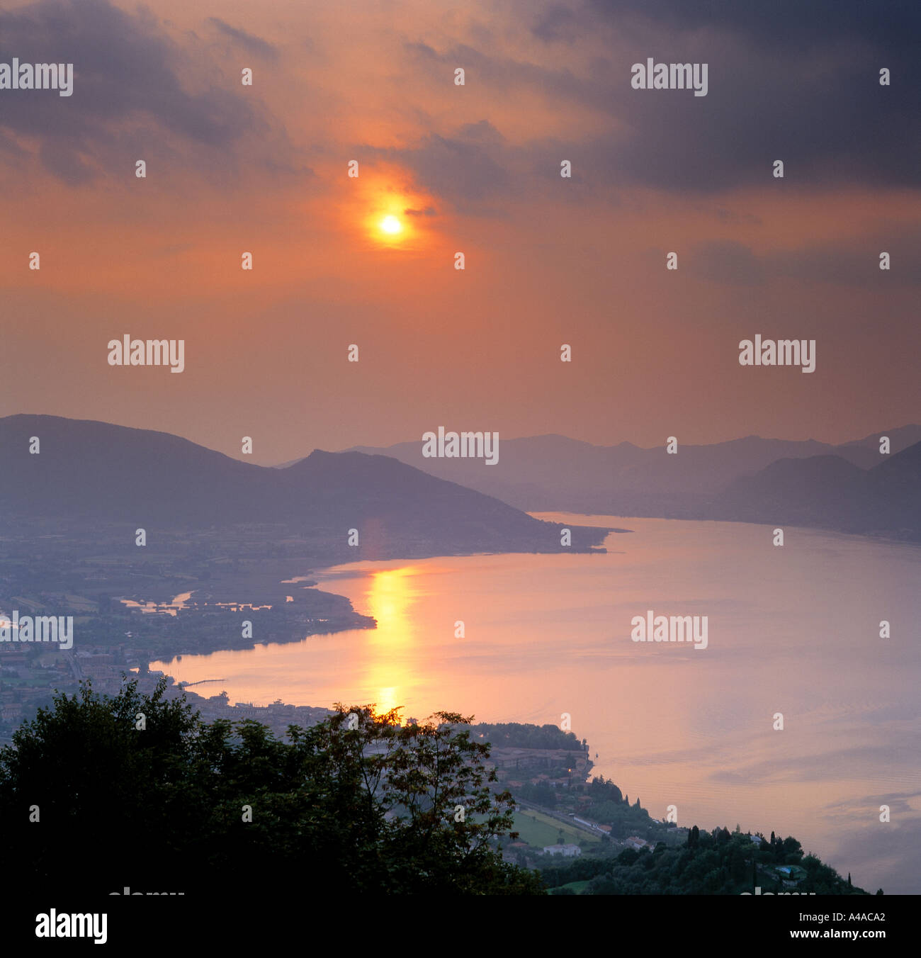 Sky thin orange clouds sunset hi-res stock photography and images - Alamy