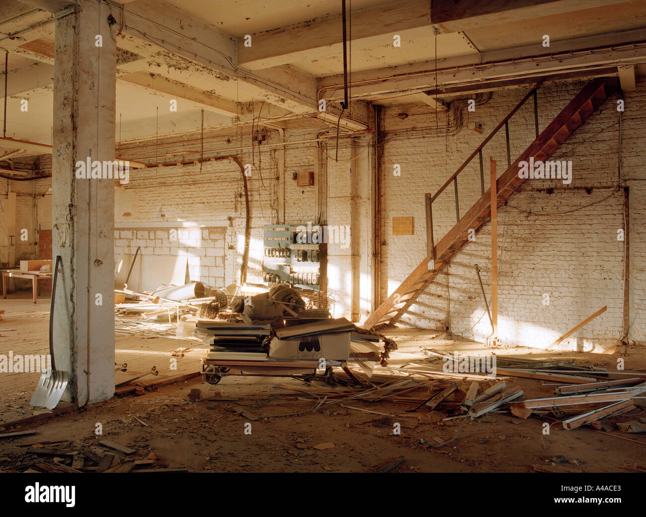abandoned factory interior Stock Photo - Alamy