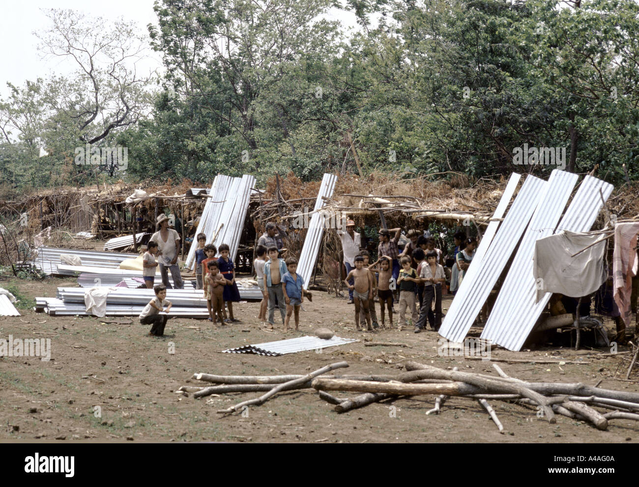 el salvador displaced people terrible living conditions Stock Photo - Alamy