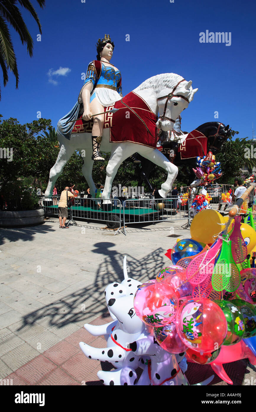 Mata e Grifone statues Vara feast Messina Sicily Italy Stock Photo - Alamy