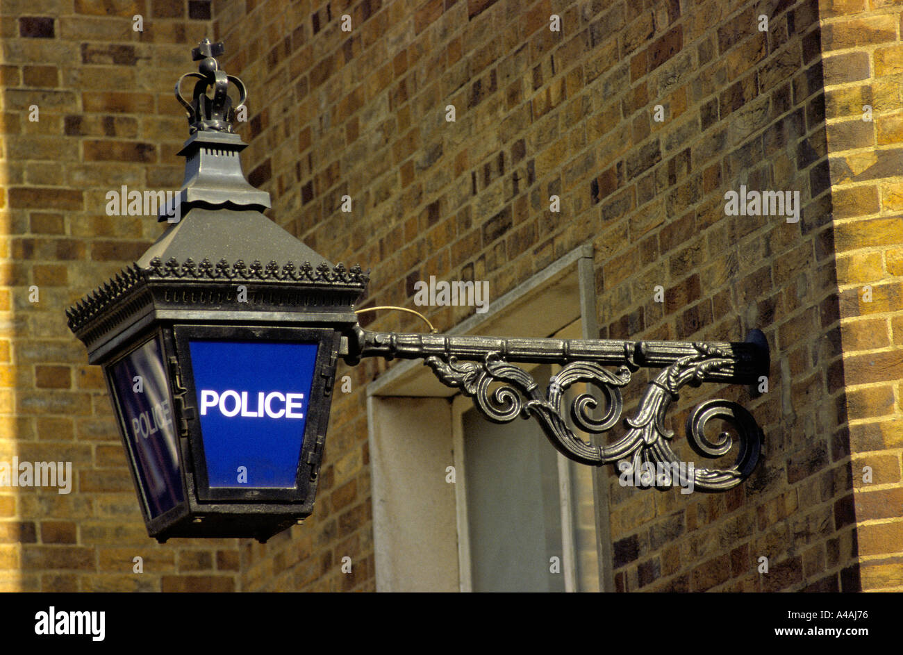 Police station exterior hi-res stock photography and images - Alamy