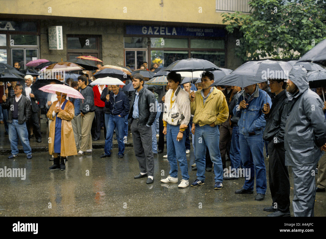 radovan karadzic sept 1990 striking serbian transport workers on the ...