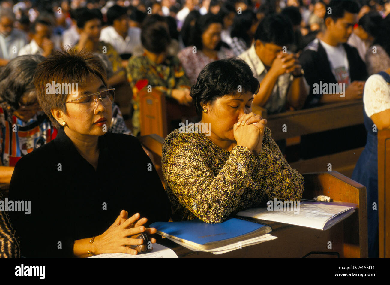 saviour of lost souls father shay cullen giving sunday mass philippines ...
