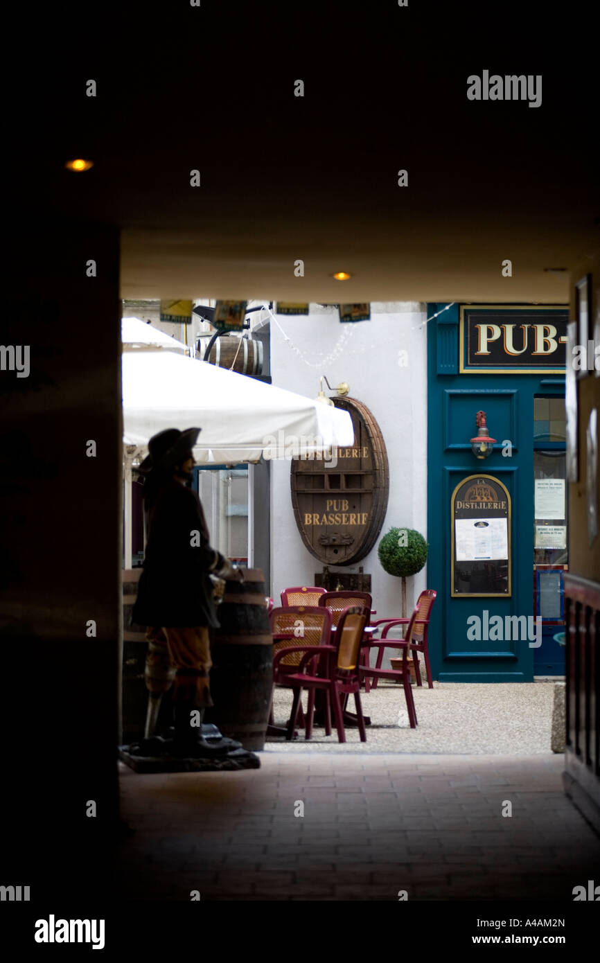 English pub in france hi-res stock photography and images - Alamy