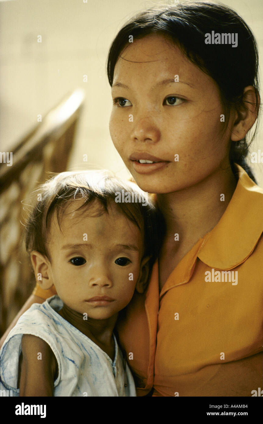 mother child vietnam Stock Photo - Alamy