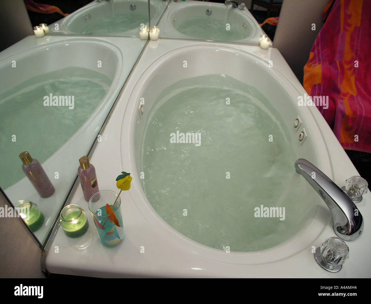 Artificial whirlpool hi-res stock photography and images - Alamy