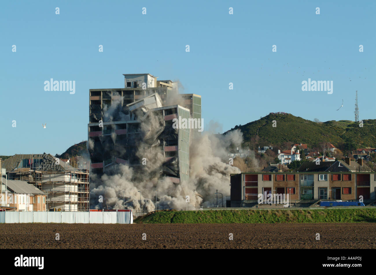 Explosive demolition 1960s council hi-res stock photography and images ...