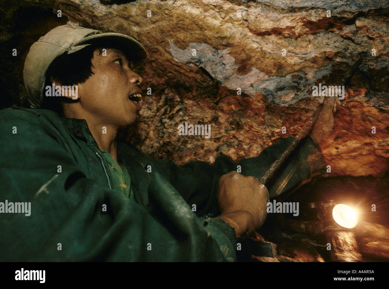 Cordillera Mountains, Philippines, Feb 1991: pocket miners dig through ...