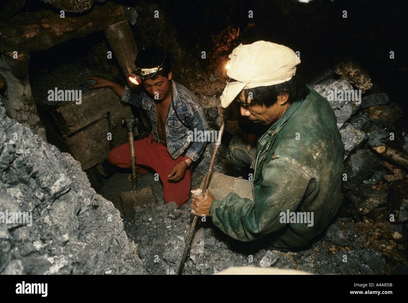 Cordillera Mountains, Philippines, Feb 1991: pocket miners dig through ...