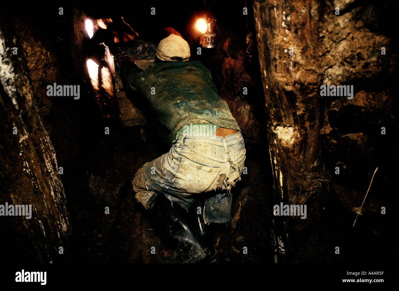 philippines mining in the cordilliera mountains pocket miner working ...