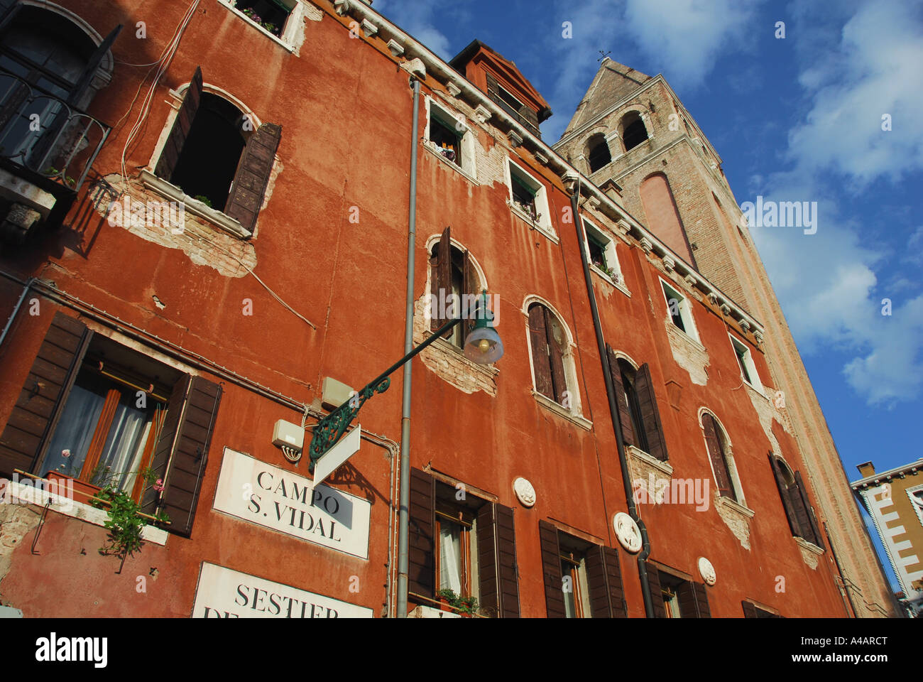 Crumbling plaster venice hi-res stock photography and images - Alamy