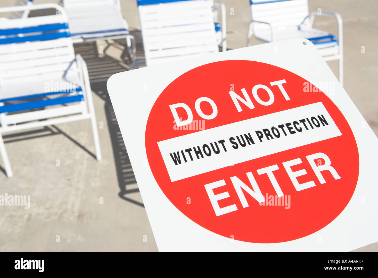 DO NOT ENTER SIGN, WITHOUT SUN PROTECTION Stock Photo - Alamy