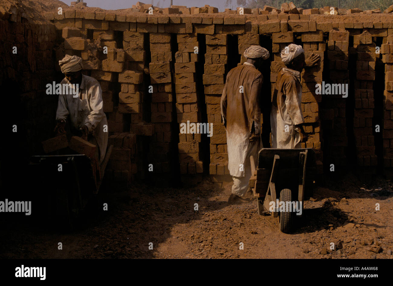 Brick industry pakistan hi-res stock photography and images - Alamy