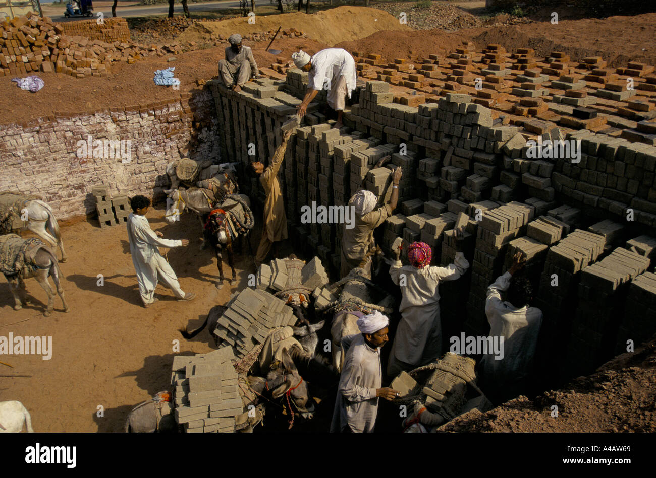 Brick industry pakistan hi-res stock photography and images - Alamy