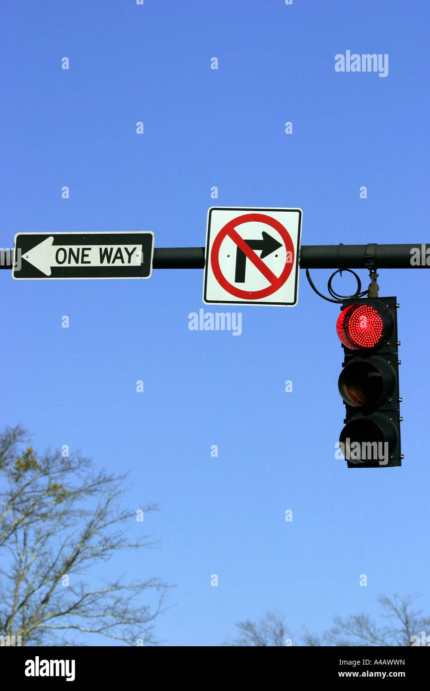 American street sign and streetlamp Stock Photo - Alamy