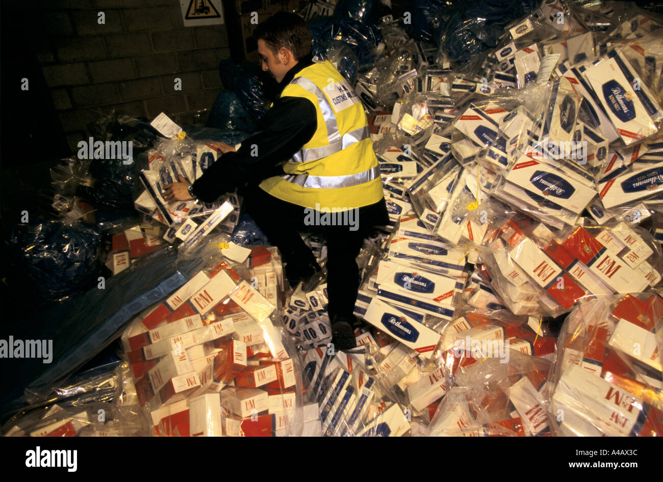 Both customs officers from dover hi-res stock photography and images ...
