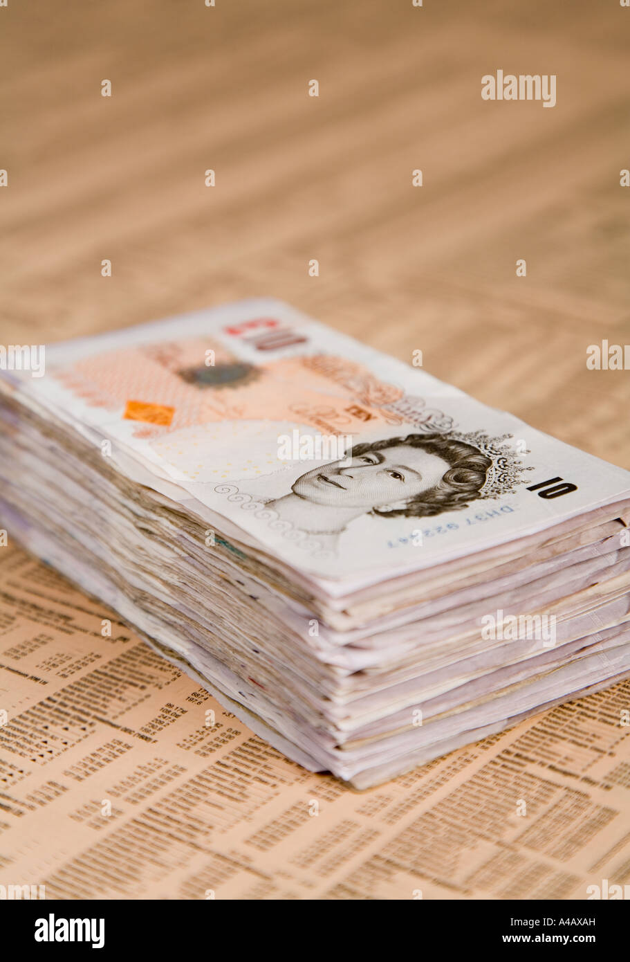 10 pound notes uk stack hi-res stock photography and images - Alamy