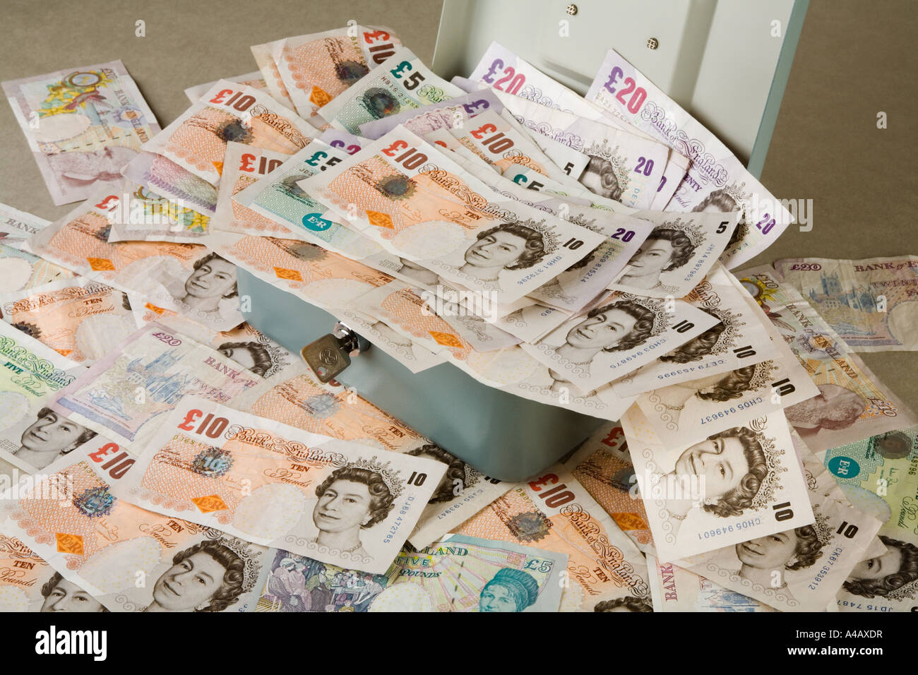 £20 notes money box hi-res stock photography and images - Alamy