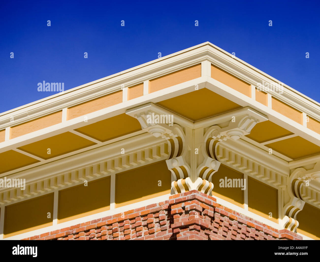 Corner of a building hi-res stock photography and images - Alamy