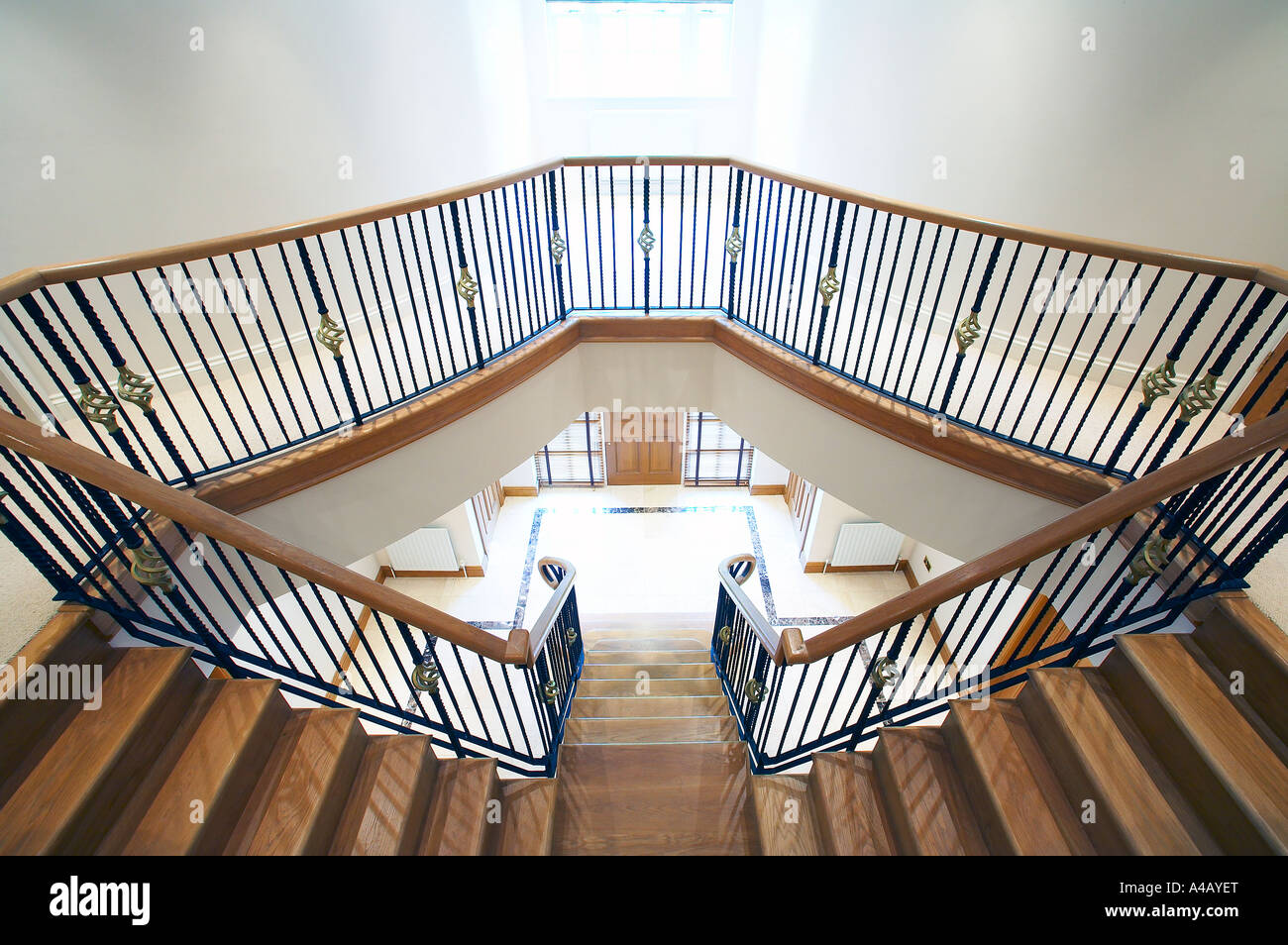 Grand entrance stairway interior hi-res stock photography and images ...