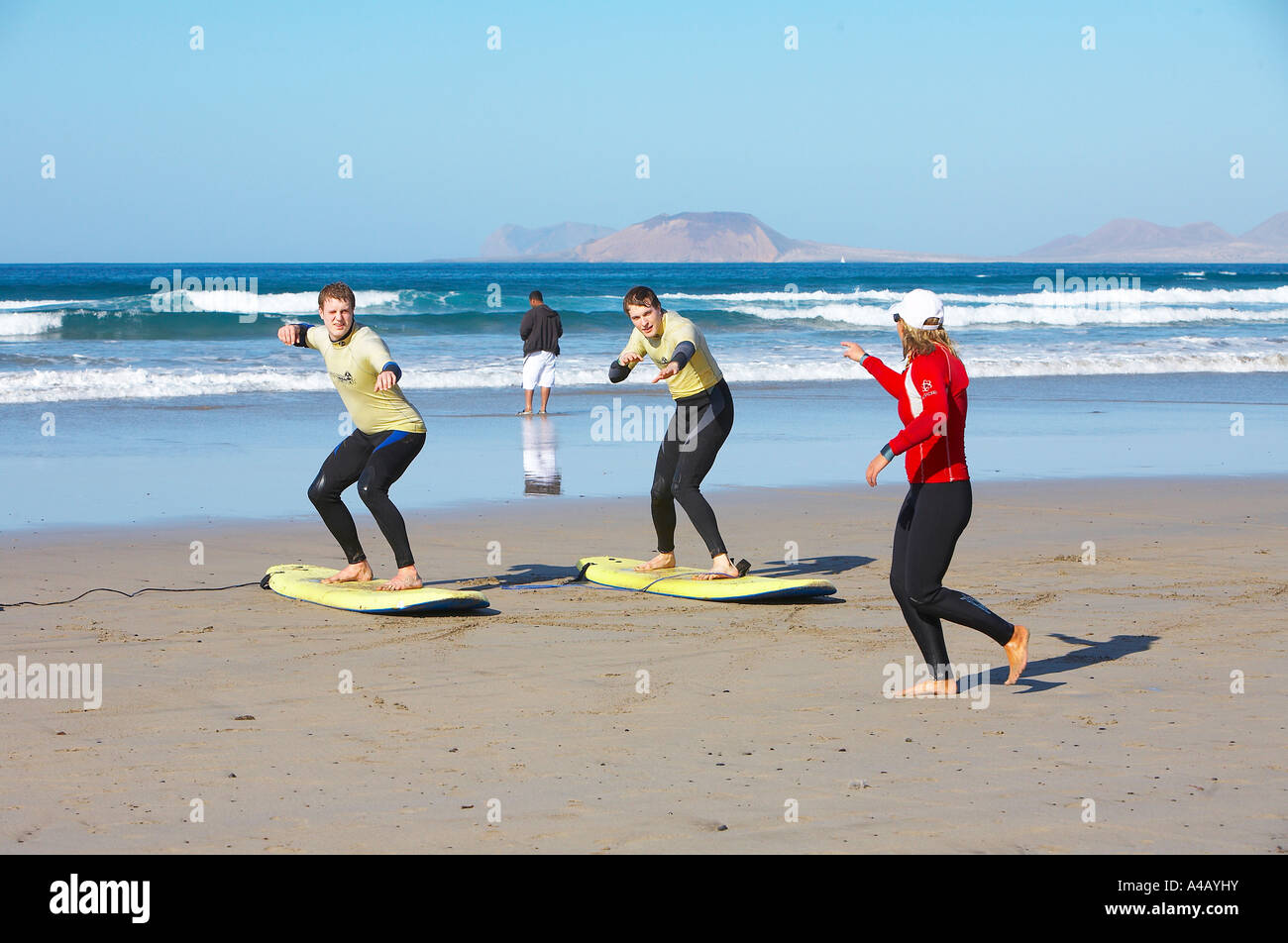 Beginners surf lesson hi-res stock photography and images - Alamy