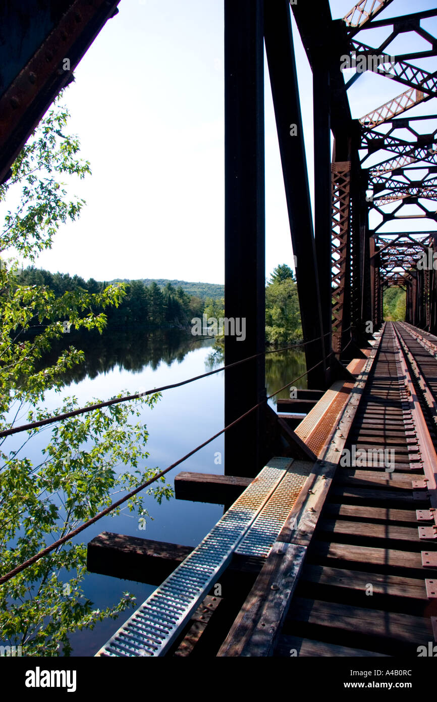 Train tressel bridge hi-res stock photography and images - Alamy