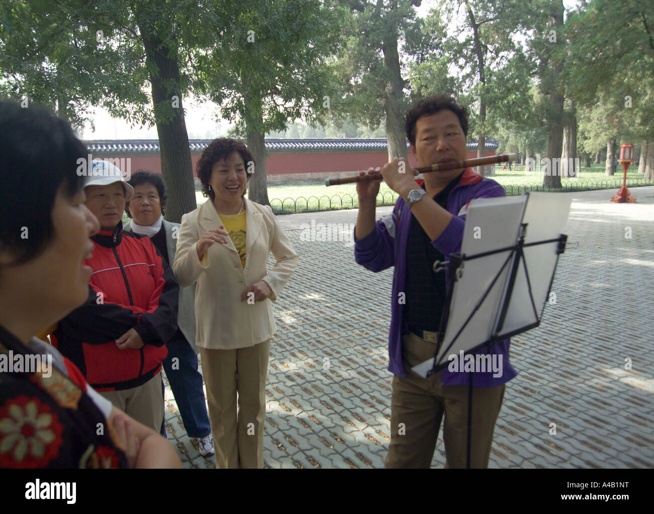 Chinese flute player hi-res stock photography and images - Alamy