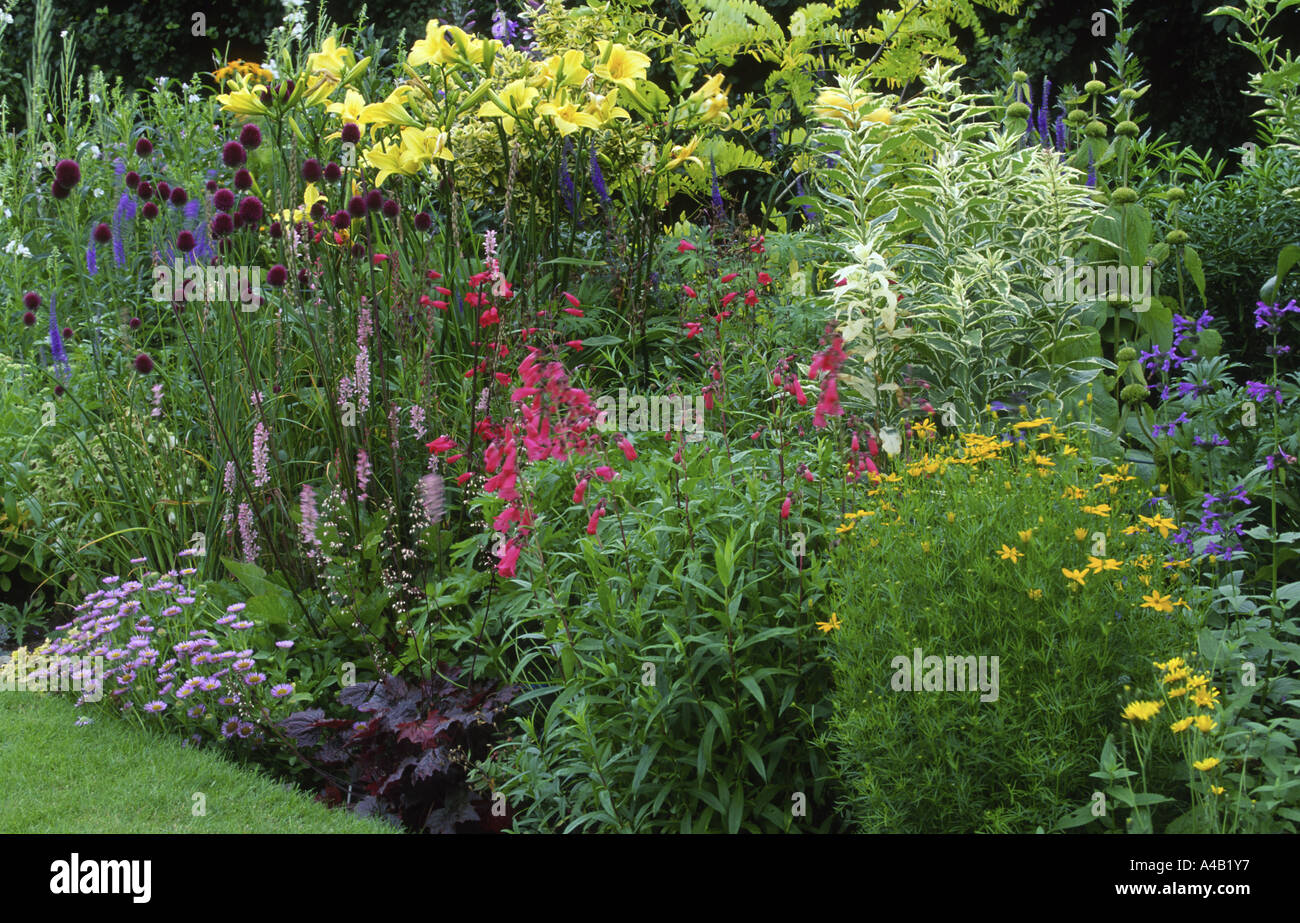 Well border hi-res stock photography and images - Alamy