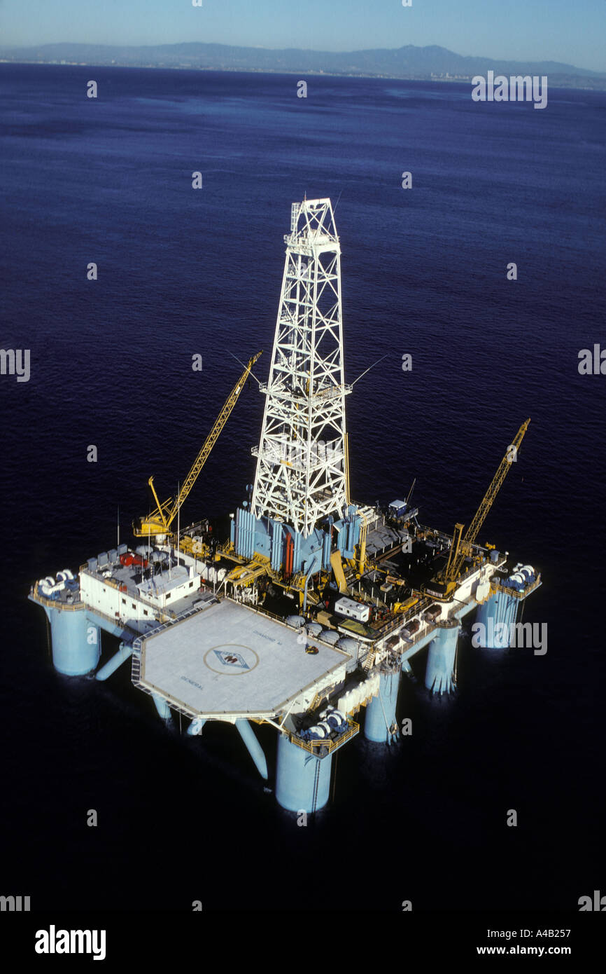 Semi submersible platform hi-res stock photography and images - Alamy
