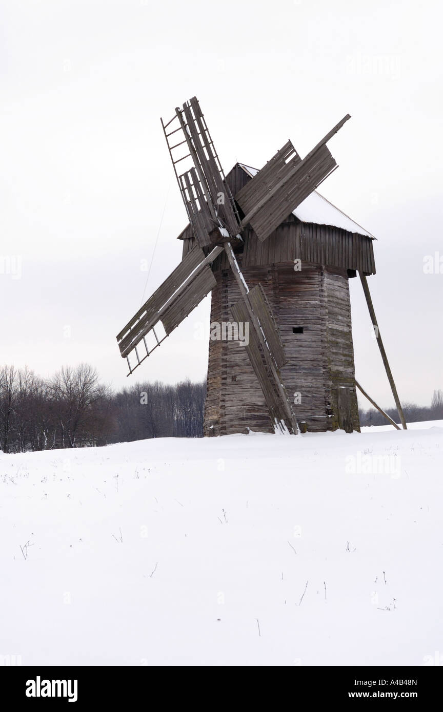 Ancient logs hi-res stock photography and images - Alamy