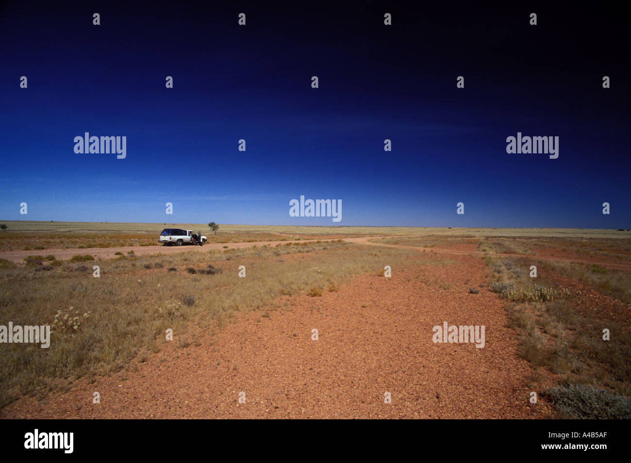 Australia outback road old car hi-res stock photography and images - Alamy