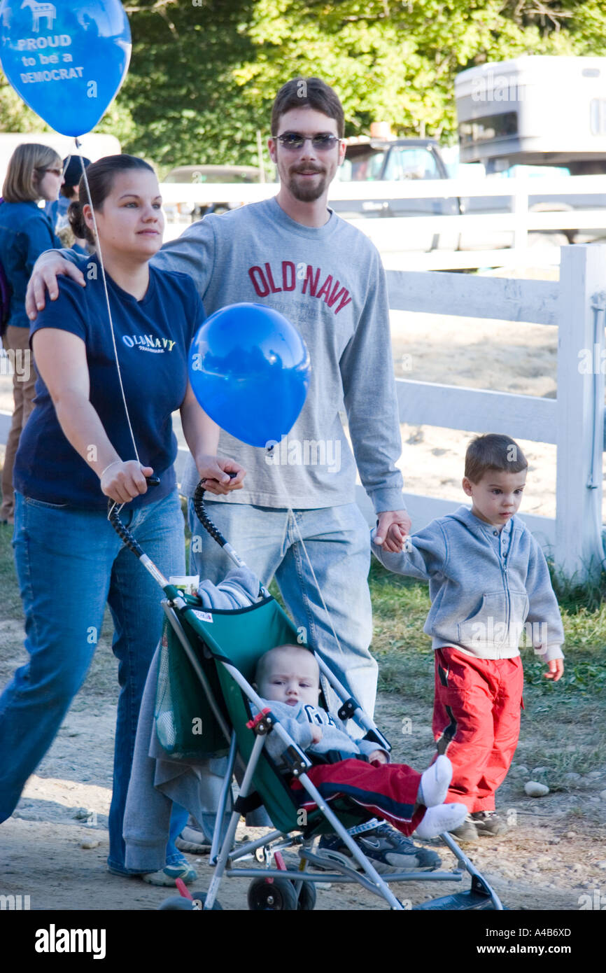 Family at the county fair Stock Photo - Alamy