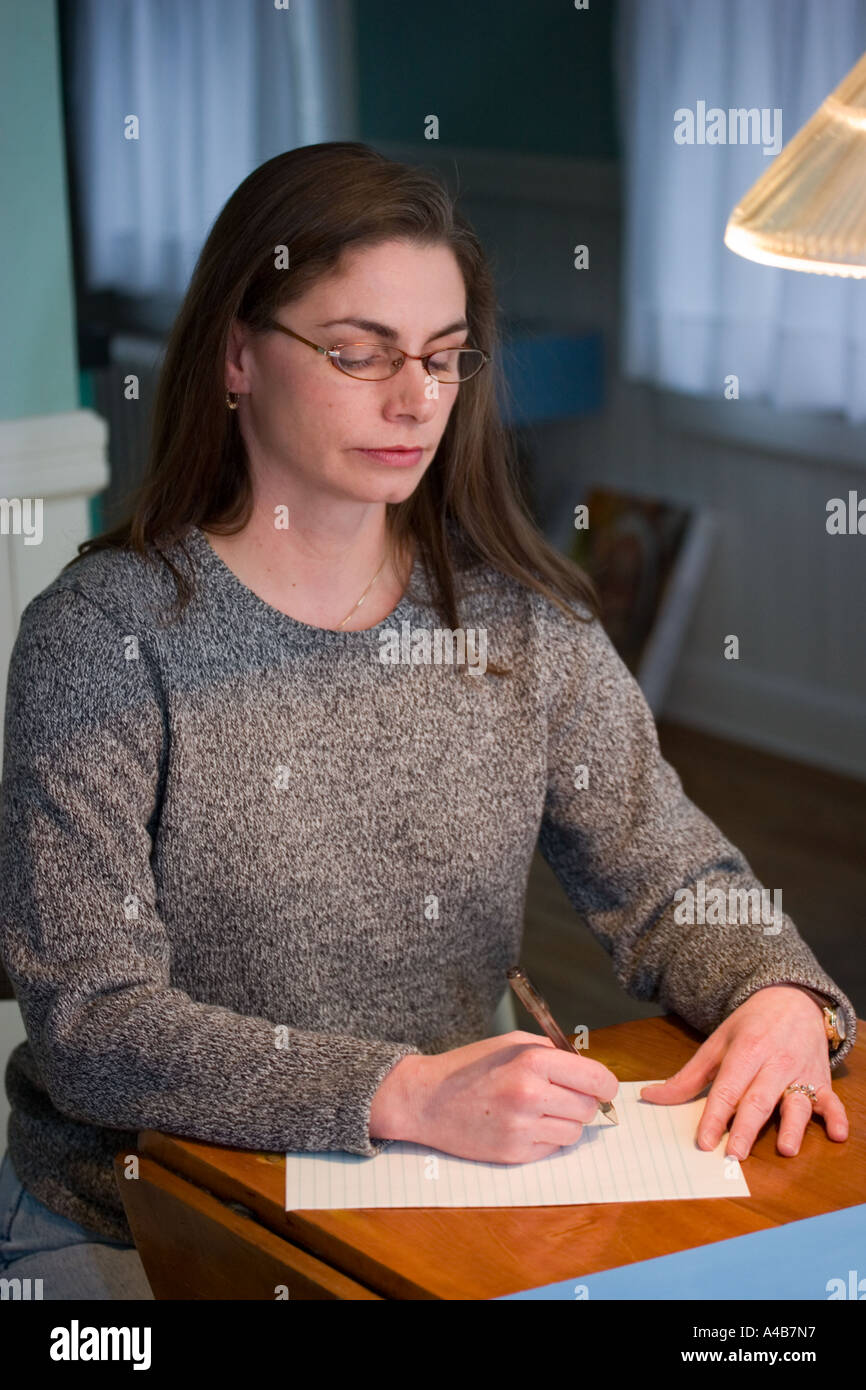 Writing a letter paper hi-res stock photography and images - Alamy