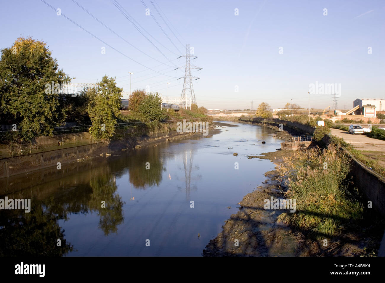 River lee london hi-res stock photography and images - Alamy