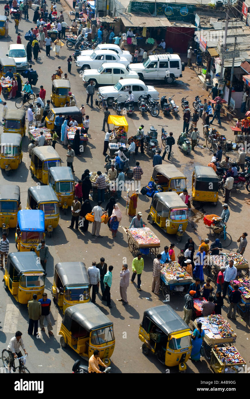 Heavy vehicular traffic hi-res stock photography and images - Alamy