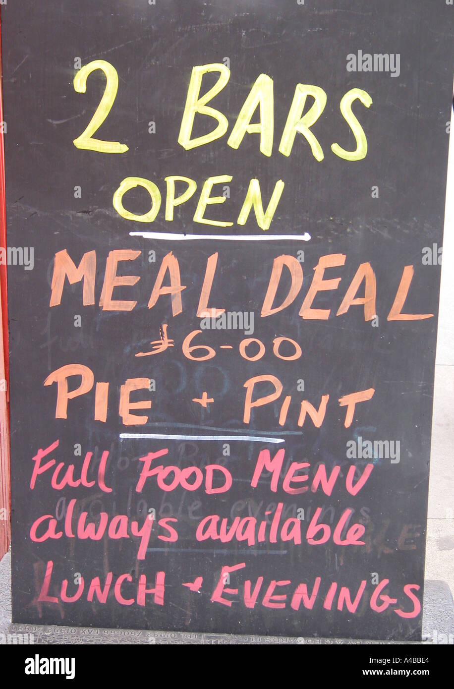 Typical Blackboard Sign British Pub and Bar Food Stock Photo - Alamy