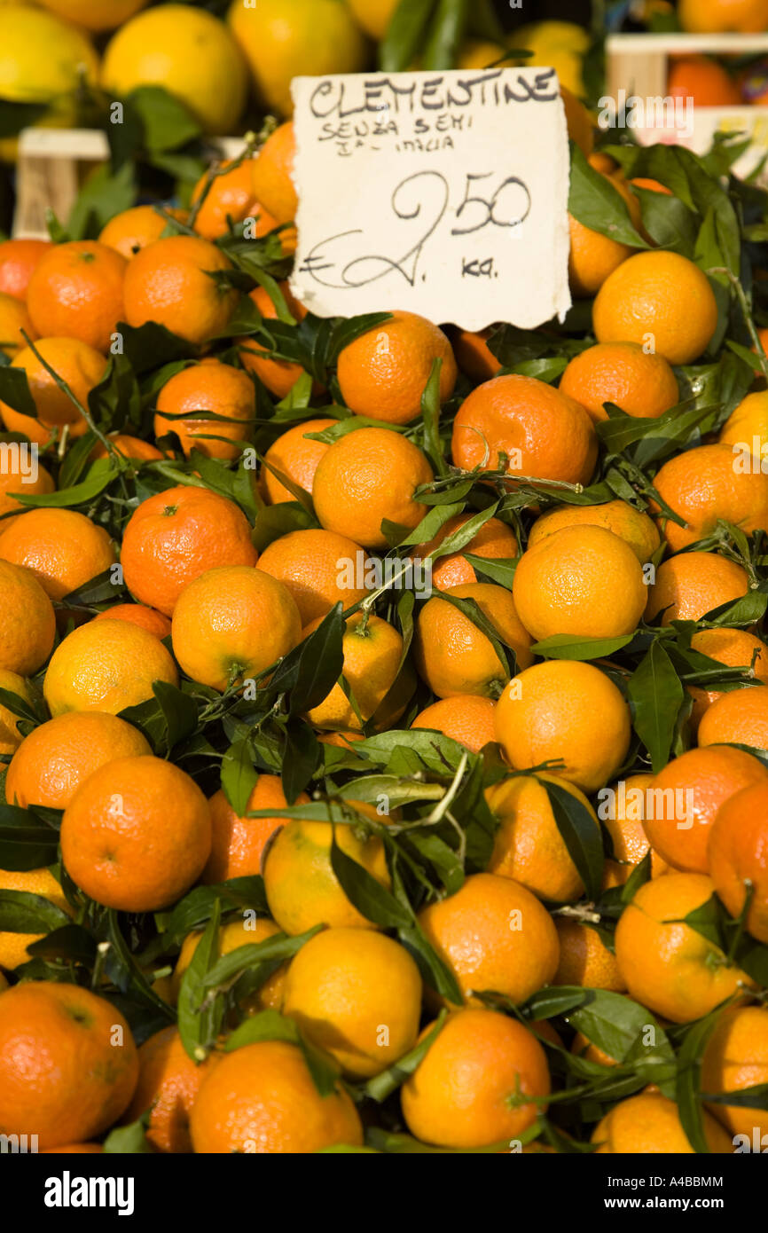 Clementines on display at an Italian market stall Stock Photo - Alamy