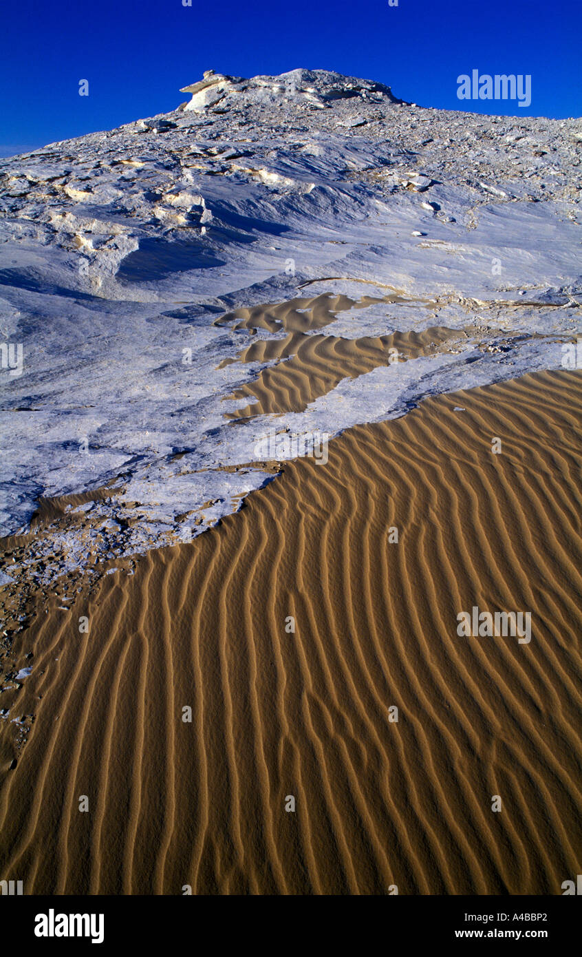 Sand and limestone in the White Desert landscape Egypt Stock Photo - Alamy