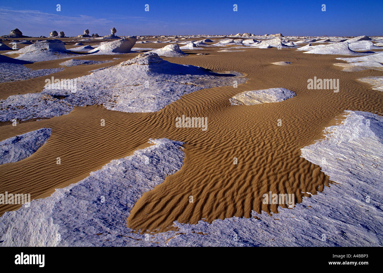 Red sand and white limestone in the White Desert landscape Egypt Stock ...