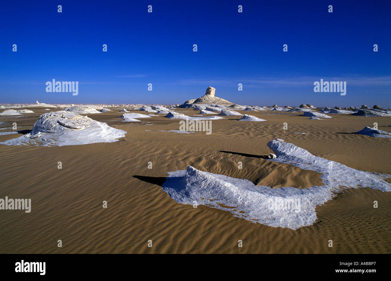 Red sand and white limestone in the White Desert landscape Egypt Stock ...