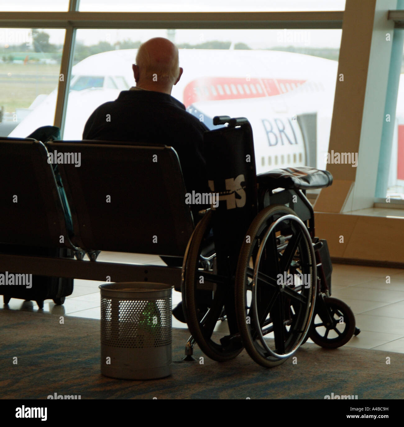 Airport disabled person High Resolution Stock Photography and Images ...