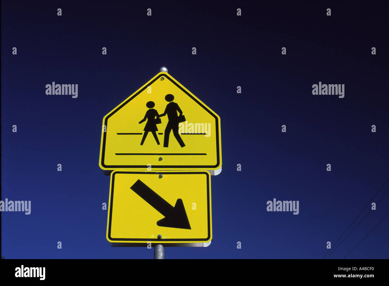 School crossing sign Stock Photo - Alamy