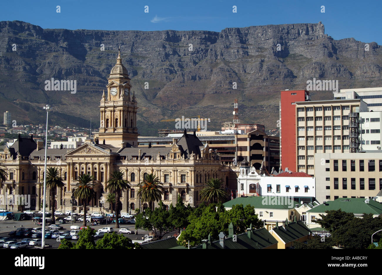 Cape town city hall and grand parade in cape town hi-res stock ...