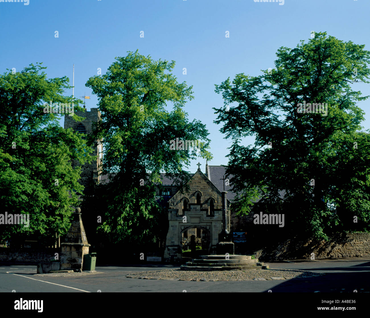 Market Cross and Square with St Andrew's Church beyond, Corbridge ...
