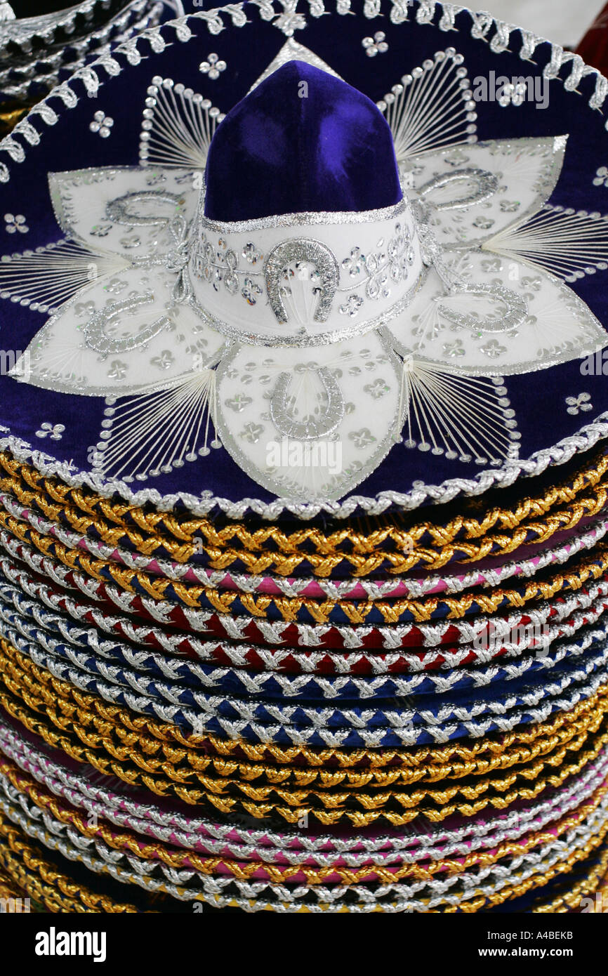 Typical Mexican hat - sombrero Stock Photo - Alamy
